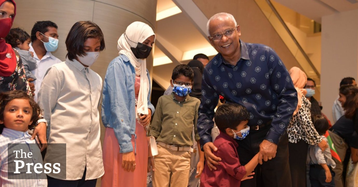 President and First Lady meets Maldivians living in UAE | ThePress