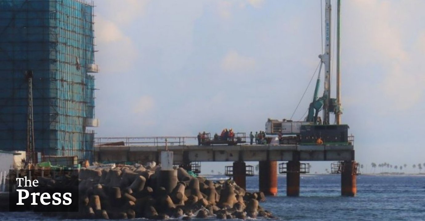 Thilamale' Bridge: Male' bridge deck work underway | ThePress