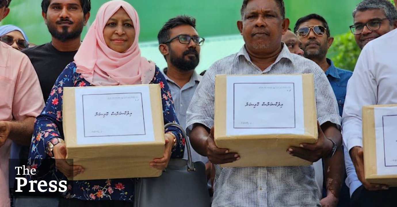 The Democrats applies for registration at the EC | ThePress